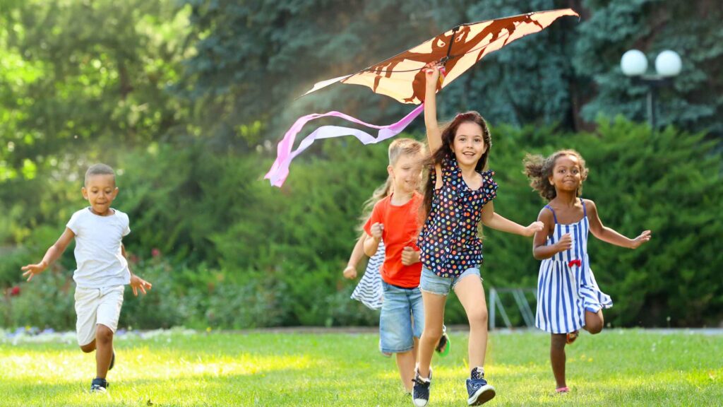 How to Get Your Kids to Play Outside More – Mom Whisper