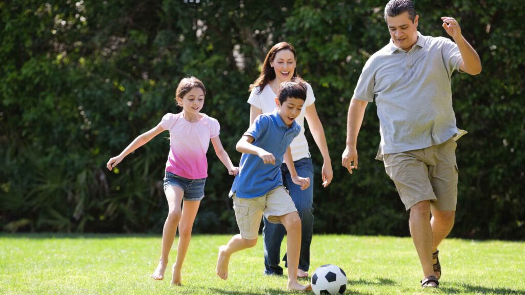 How to Get Your Kids to Play Outside More – Mom Whisper